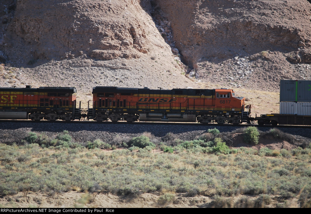 BNSF 6817 East Of Santa Fe